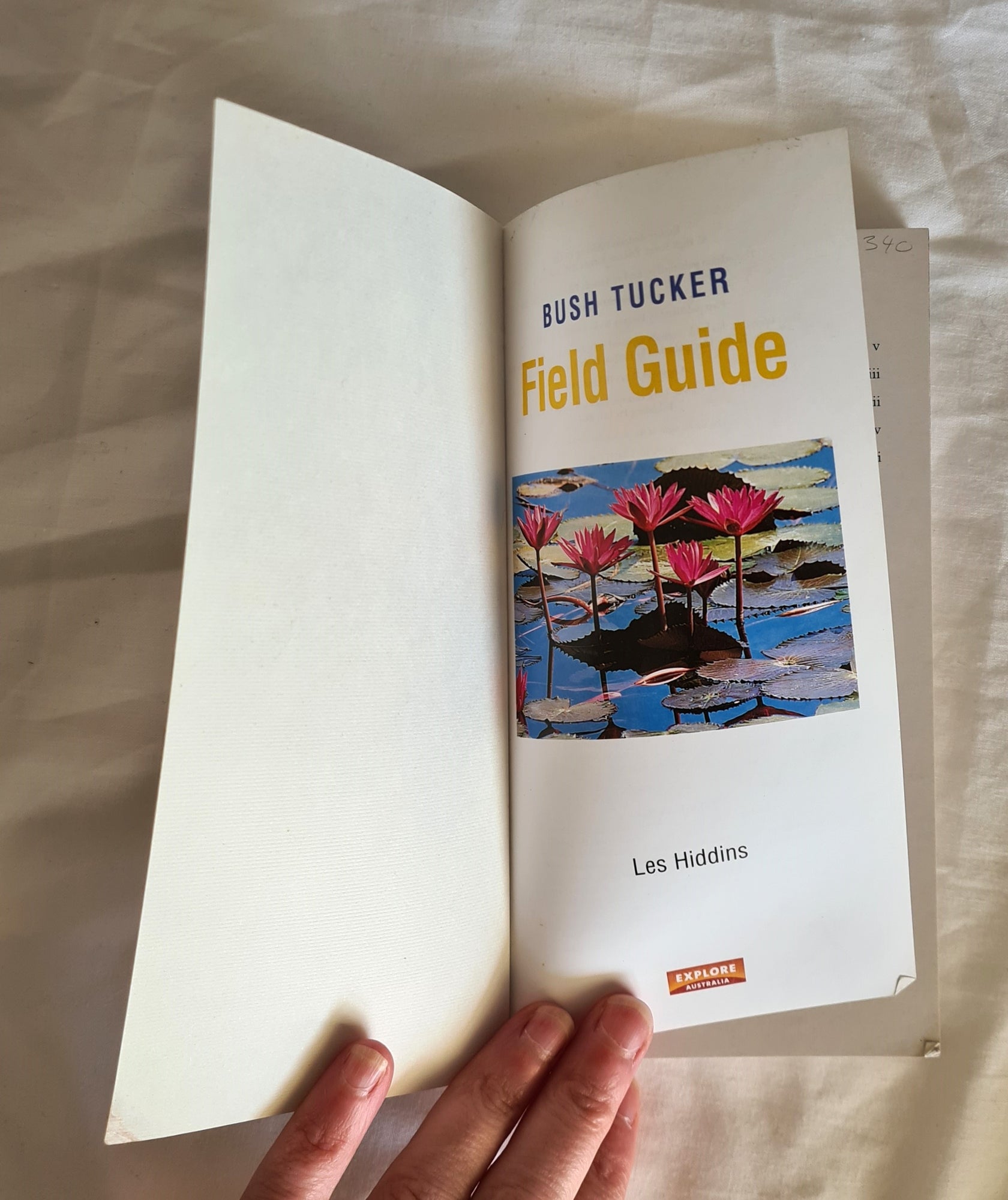 Bush Tucker Field Guide by Les Hiddins – Morgan's Rare Books