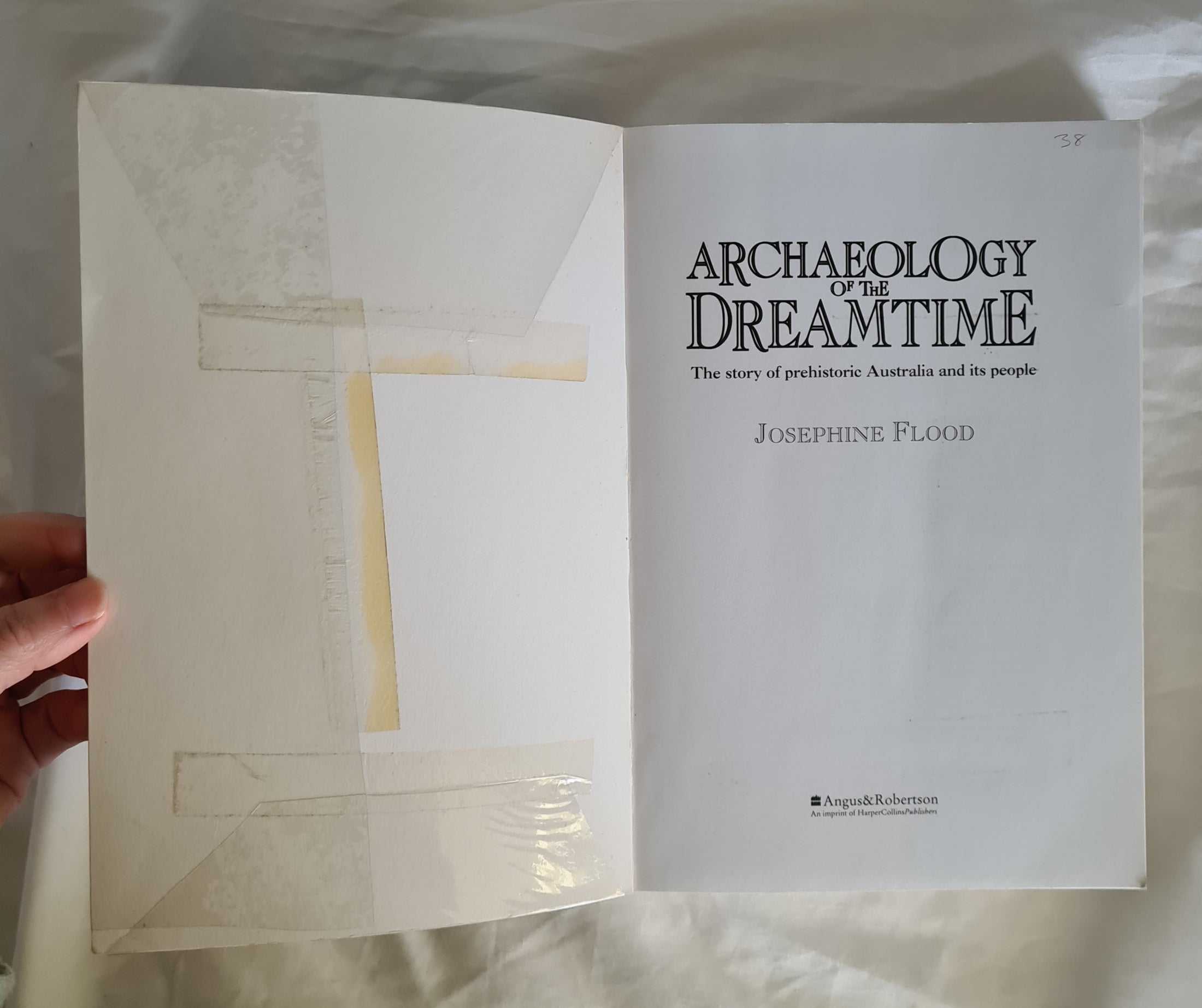 Archaeology of the Dreamtime by Josephine Flood – Morgan's Rare Books