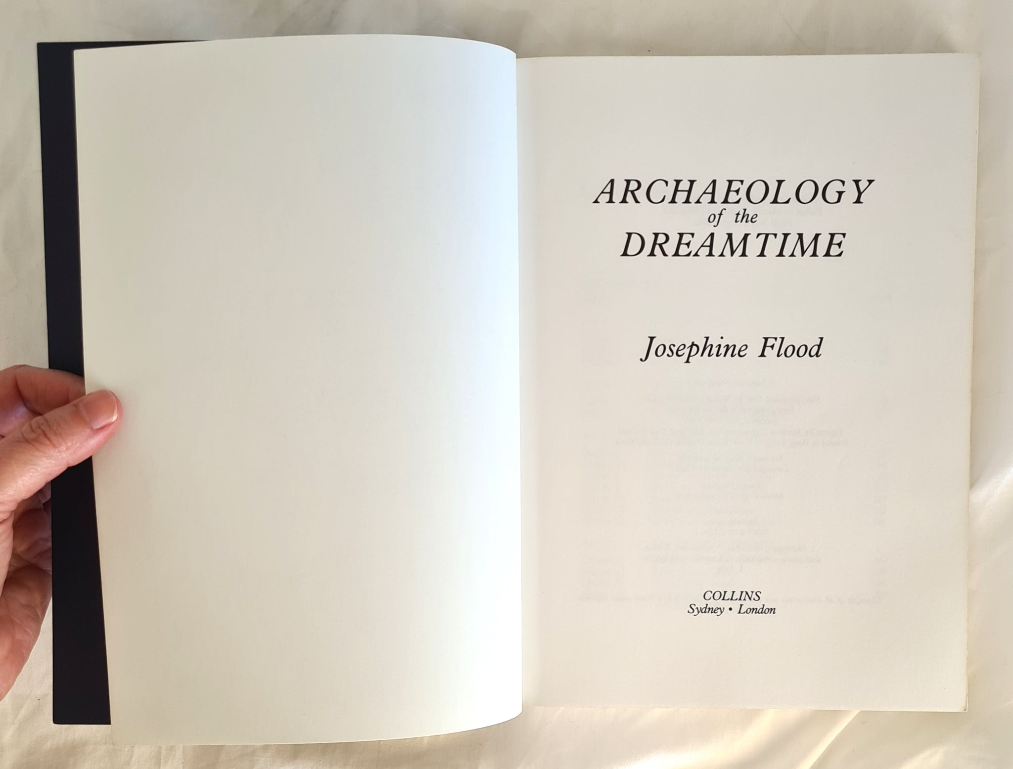 Archaeology of the Dreamtime by Josephine Flood – Morgan's Rare Books