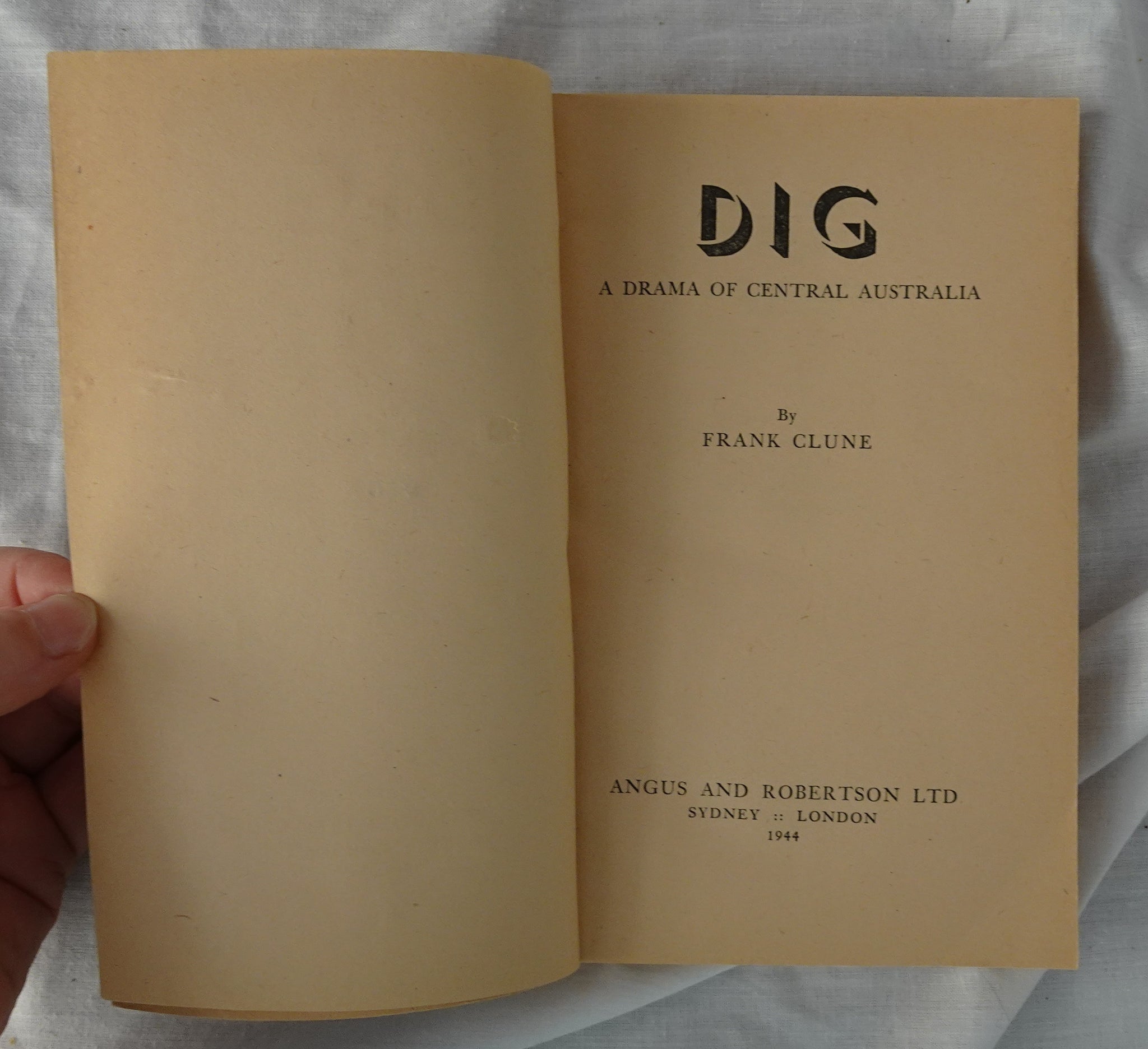 Dig by Frank Clune – Morgan's Rare Books