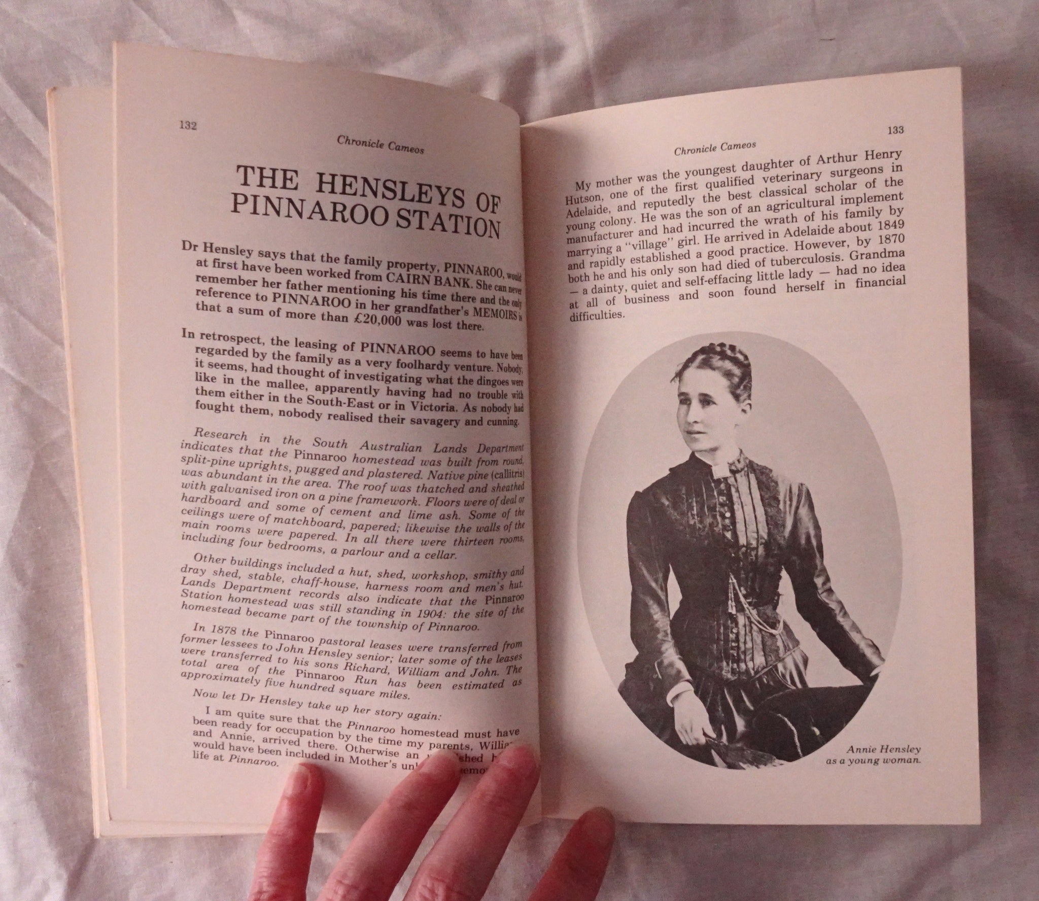 Chronicle Cameos by Mary Broughton – Morgan's Rare Books